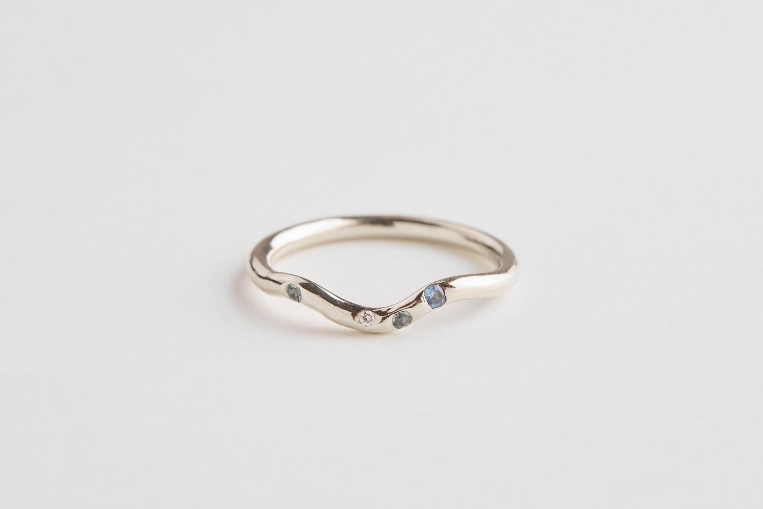 Flow Ring with gemstones - STUDIO DUSA